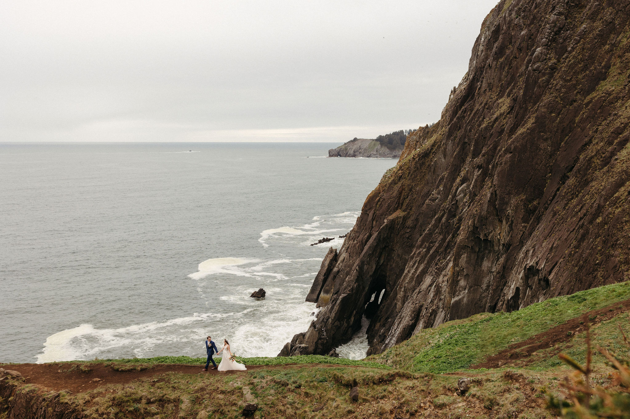 Oregon Coast Elopement | Rachel + Luke - Lauren Miles Photo